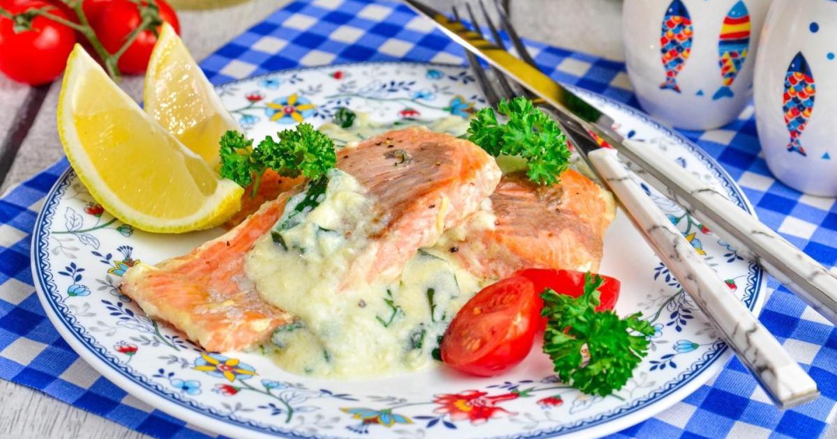 Creamy Pan-Seared Fish with Spinach and Cheese Sauce for Quick ...