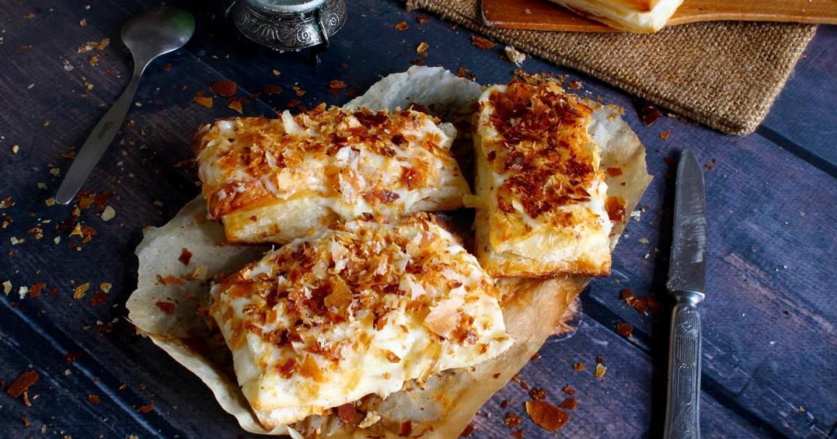 Quick Mini Napoleons with Cream Filling: Easy Puff Pastry Dessert ...