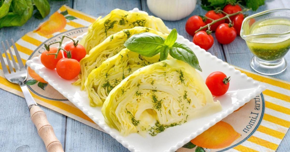 Healthy Steamed Cabbage with Green Sauce: A Low-Calorie Side Dish ...